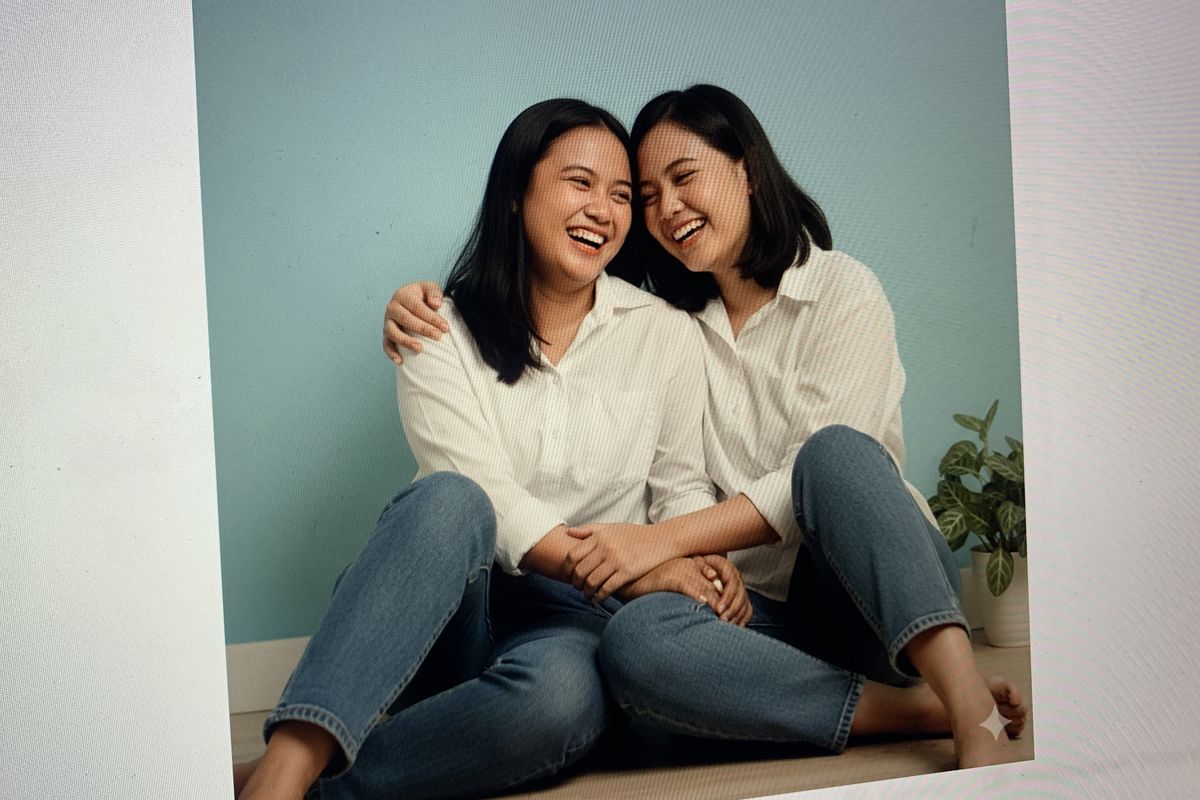 20 Prompt Gemini AI untuk Foto Studio Berdua (Teman, Pacar & Orang Tua ...